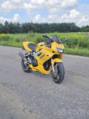 Honda VTR 2000 Rīga, ar dzinēja tilpumu 1.00 L un nobraukumu 0 tūkst. km par 2000 €, foto  vietnē AUTOMOTO.COM.LV