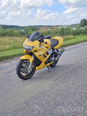 Honda VTR 2000 Rīga, ar dzinēja tilpumu 1.00 L un nobraukumu 0 tūkst. km par 2000 €, foto 3 vietnē AUTOMOTO.COM.LV