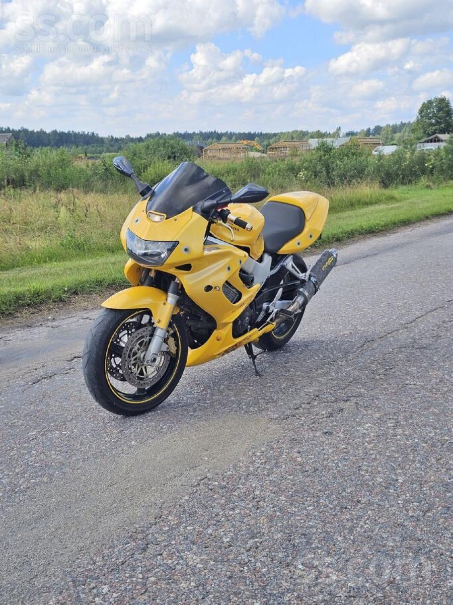 Honda VTR 2000 Rīga, ar dzinēja tilpumu 1.00 L un nobraukumu 0 tūkst. km par 2000 €, foto 3 vietnē AUTOMOTO.COM.LV