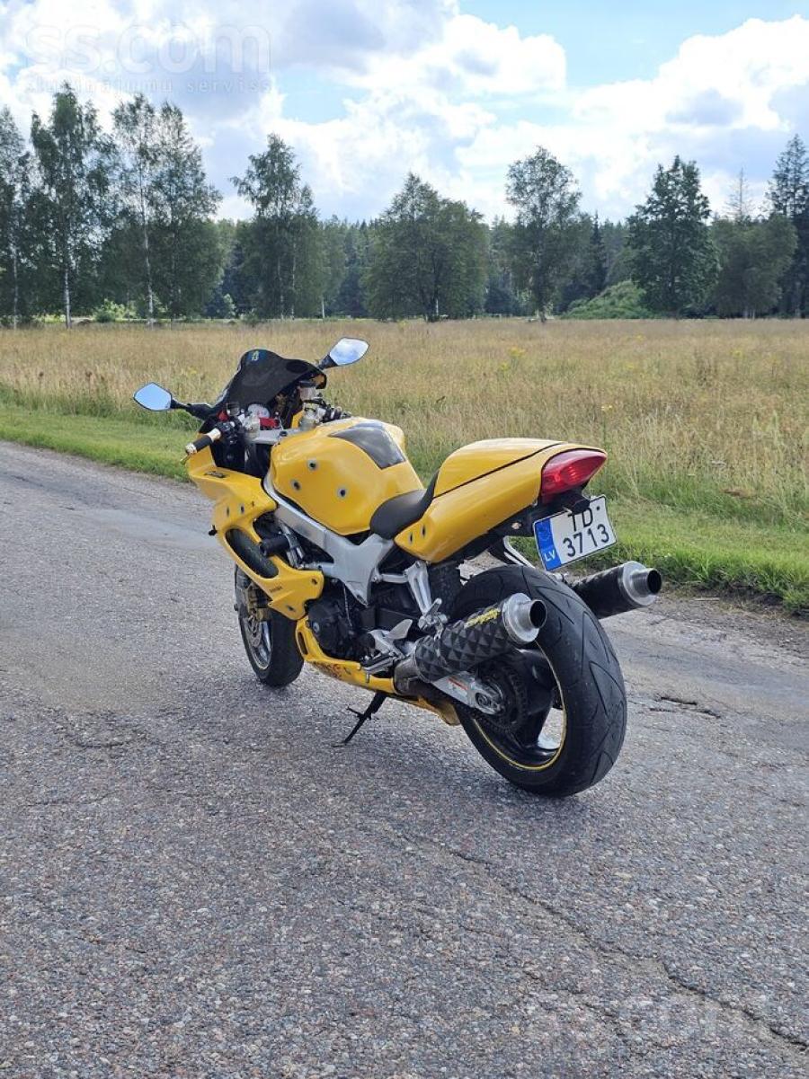 Honda VTR 2000 Rīga, ar dzinēja tilpumu 1.00 L un nobraukumu 0 tūkst. km par 2000 €, foto 4 vietnē AUTOMOTO.COM.LV