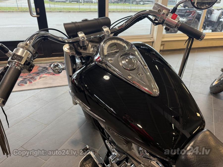 Black Honda VTX 1300 2005 in Tallinn, with an engine capacity of 1.31 L and mileage of 5 thousand km for 6990 €, photo 17 on AUTOMOTO.COM.LV