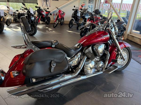 Honda VTX 1300 2004 Tallina vietnē Sarkans Honda VTX 1300 2004 Tallina, ar dzinēja tilpumu 1.31 L un nobraukumu 20 tūkst. km par 6990 €, foto 4 vietnē AUTOMOTO.COM.LV
