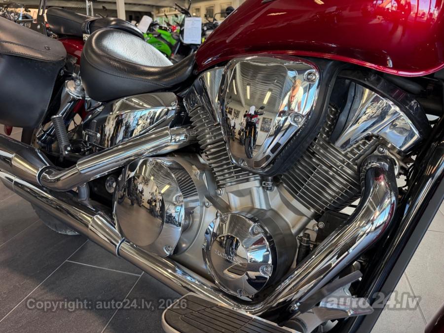 Sarkans Honda VTX 1300 2004 Tallina, ar dzinēja tilpumu 1.31 L un nobraukumu 20 tūkst. km par 6990 €, foto 9 vietnē AUTOMOTO.COM.LV