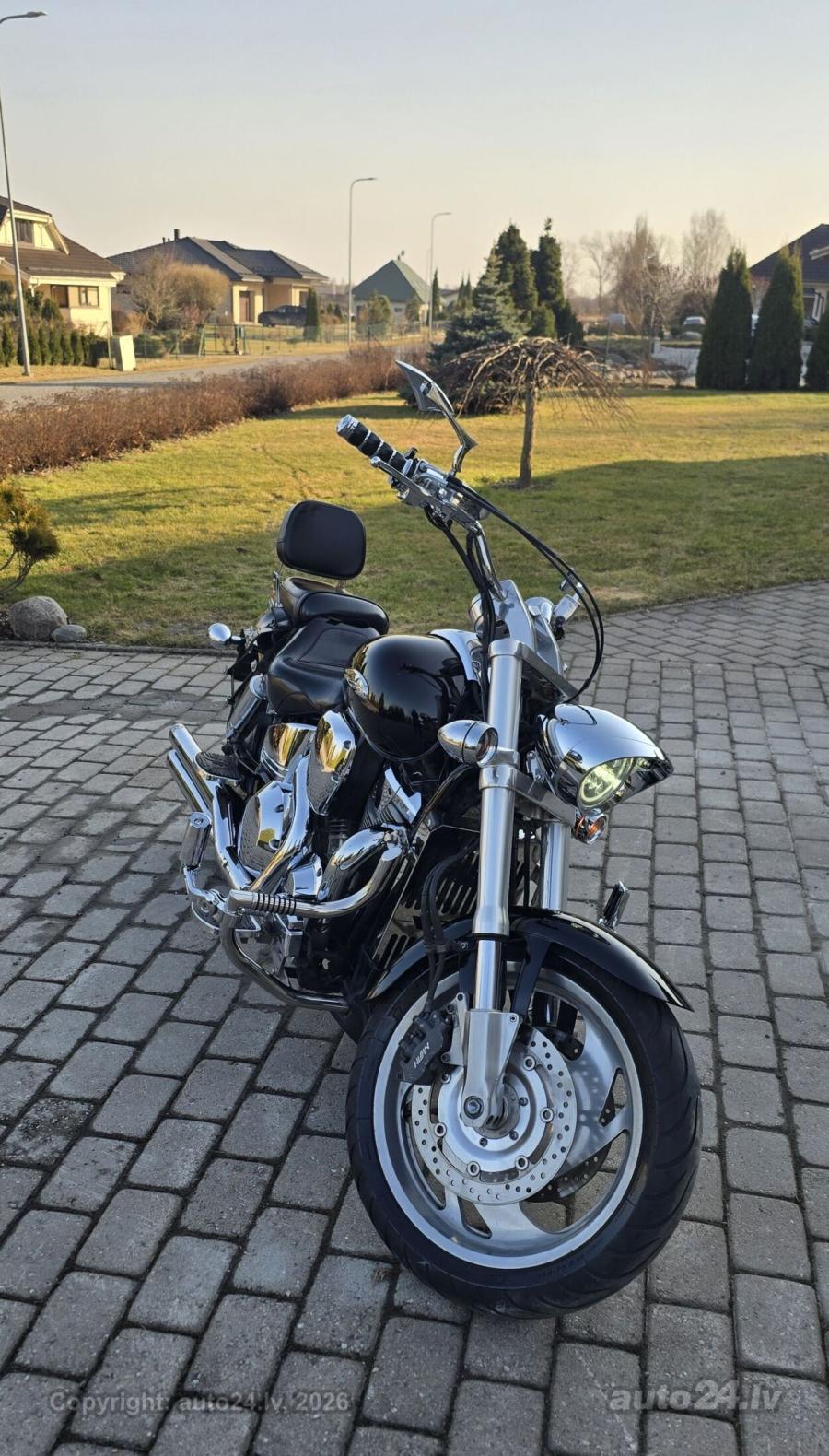 Black Honda VTX 1800 2002 in Tartu, with an engine capacity of 1.80 L and mileage of 64 thousand km for 6000 €, photo 3 on AUTOMOTO.COM.LV