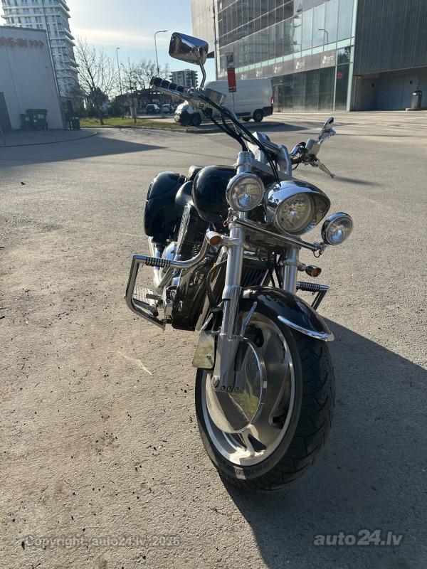 Melns Honda VTX 1800 2002 Tallina, ar dzinēja tilpumu 1.80 L un nobraukumu 37 tūkst. km par 4500 €, foto 4 vietnē AUTOMOTO.COM.LV