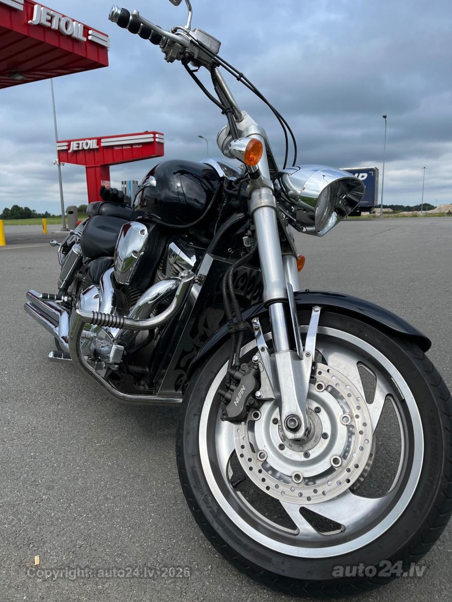 Black Honda VTX 1800 2002 in Tallinn, with an engine capacity of 1.80 L and mileage of 0 thousand km for 5999 €, photo 1 on AUTOMOTO.COM.LV