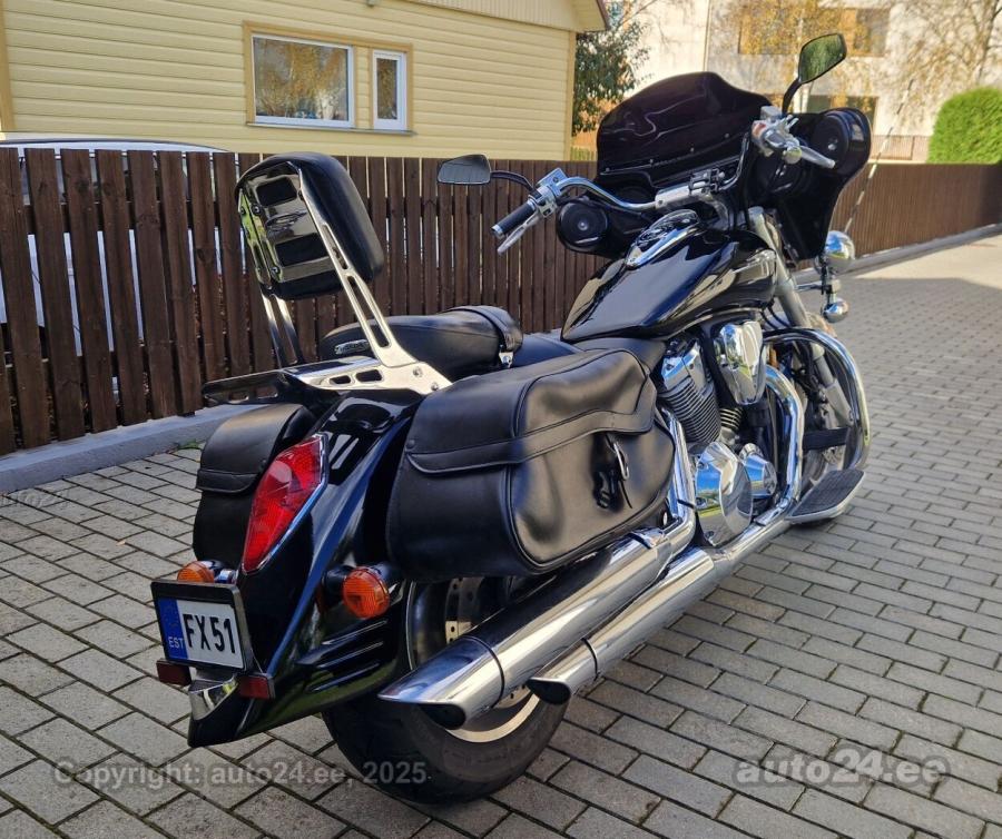 Black Honda VTX 1800 2003 in Haapsalu, with an engine capacity of 1.80 L and mileage of 47 thousand km for 5950 €, photo 4 on AUTOMOTO.COM.LV