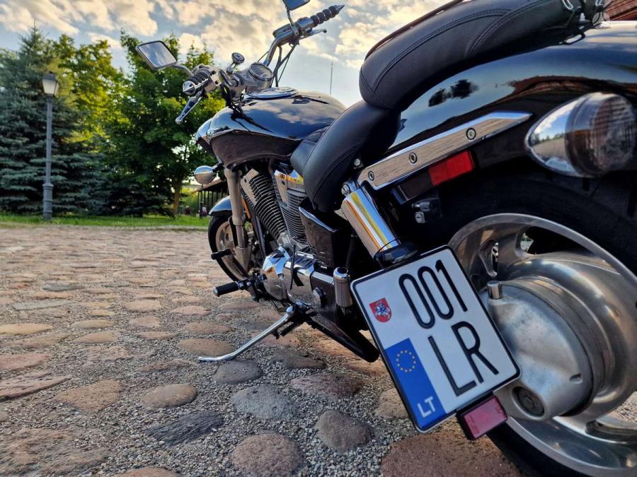 Melns Honda VTX 2002 Panevēža, ar dzinēja tilpumu 1.80 L un nobraukumu 90 tūkst. km par 6650 €, foto 6 vietnē AUTOMOTO.COM.LV