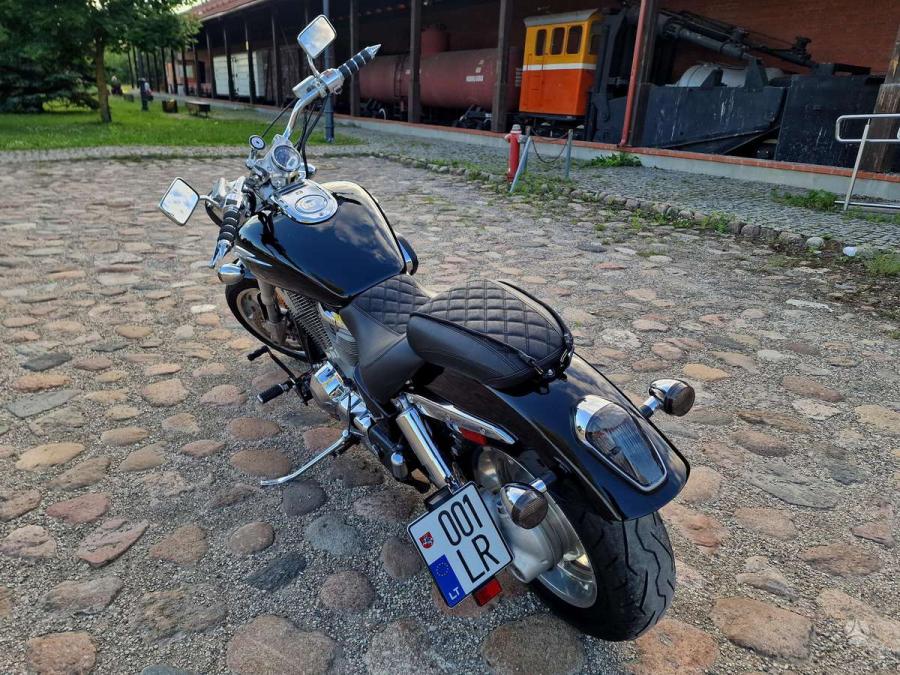 Melns Honda VTX 2002 Panevēža, ar dzinēja tilpumu 1.80 L un nobraukumu 90 tūkst. km par 6650 €, foto 7 vietnē AUTOMOTO.COM.LV