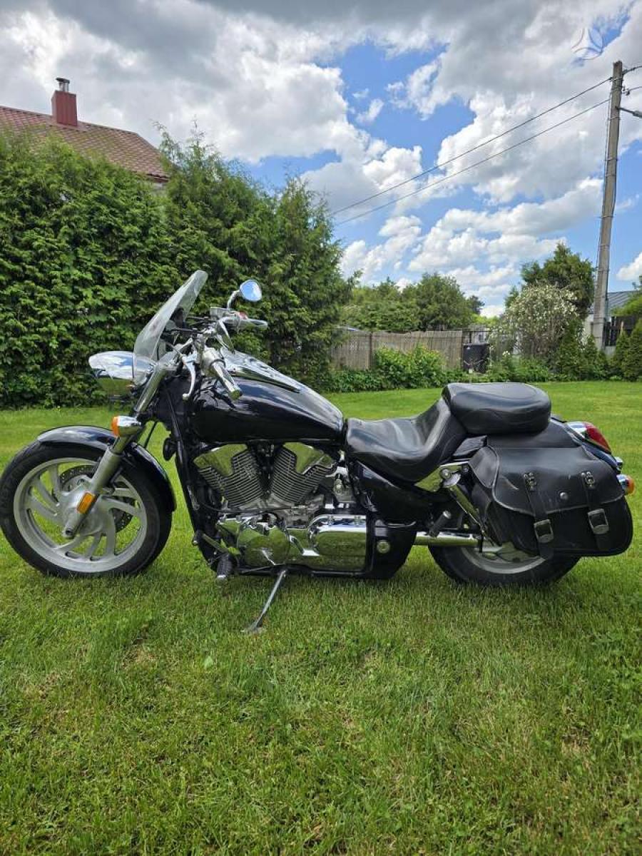 Melns Honda VTX 2004 Viļņa, ar dzinēja tilpumu 1.30 L un nobraukumu 30 tūkst. km par 4200 €, foto 3 vietnē AUTOMOTO.COM.LV
