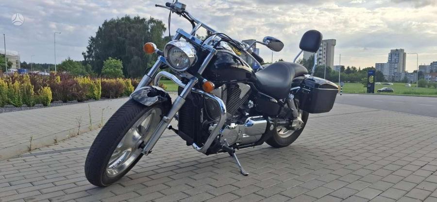 Melns Honda VTX 2005 Viļņa, ar dzinēja tilpumu 1.31 L un nobraukumu 29 tūkst. km par 5200 €, foto 1 vietnē AUTOMOTO.COM.LV