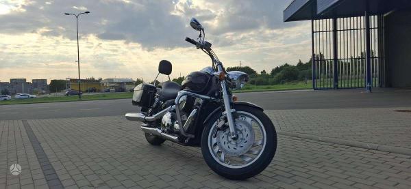 Black Honda VTX 2005 in Vilnius, with an engine capacity of 1.31 L and mileage of 29 thousand km for 5200 €, photo 2 on AUTOMOTO.COM.LV