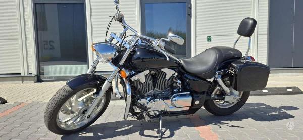 Black Honda VTX 2005 in Vilnius, with an engine capacity of 1.31 L and mileage of 29 thousand km for 5200 €, photo 3 on AUTOMOTO.COM.LV
