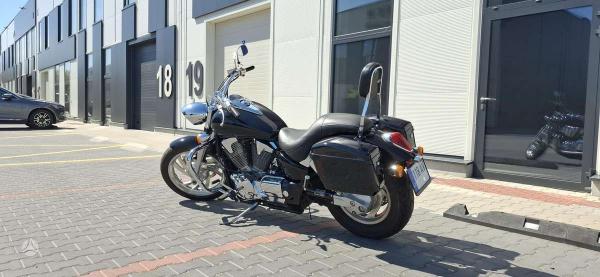 Black Honda VTX 2005 in Vilnius, with an engine capacity of 1.31 L and mileage of 29 thousand km for 5200 €, photo 4 on AUTOMOTO.COM.LV