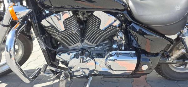 Black Honda VTX 2005 in Vilnius, with an engine capacity of 1.31 L and mileage of 29 thousand km for 5200 €, photo 6 on AUTOMOTO.COM.LV
