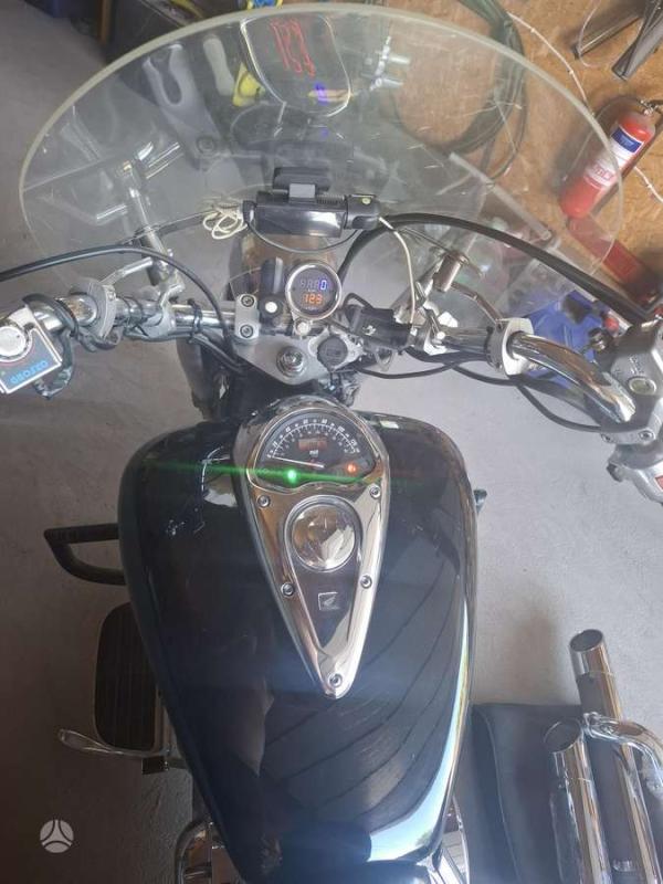Melns Honda VTX 2007 Viļņa, ar dzinēja tilpumu 1.30 L un nobraukumu 31 tūkst. km par 5600 €, foto 6 vietnē AUTOMOTO.COM.LV