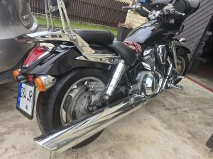Honda VTX 2002 Viļņa, ar dzinēja tilpumu 1.80 L un nobraukumu 32 tūkst. km par 5000 €, foto  vietnē AUTOMOTO.COM.LV
