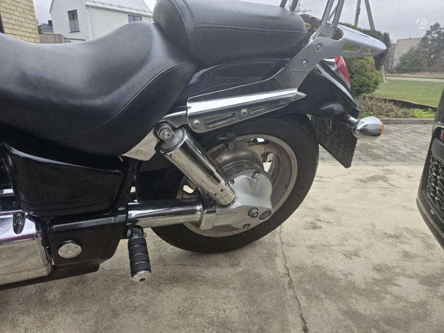 Honda VTX 2002 Viļņa, ar dzinēja tilpumu 1.80 L un nobraukumu 32 tūkst. km par 5000 €, foto 4 vietnē AUTOMOTO.COM.LV