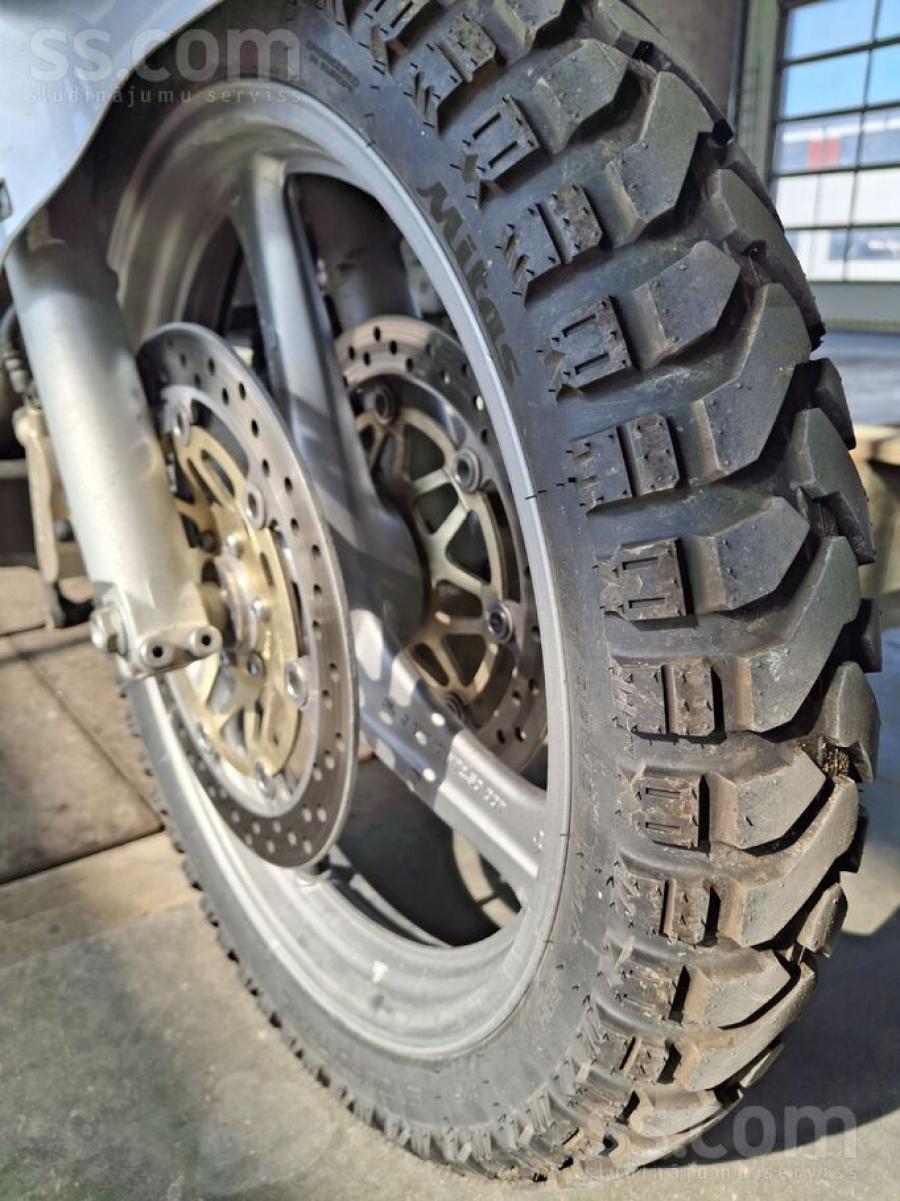 Honda XL 1000V 2003 Ogre, ar dzinēja tilpumu 1.00 L un nobraukumu 0 tūkst. km par 3300 €, foto 8 vietnē AUTOMOTO.COM.LV