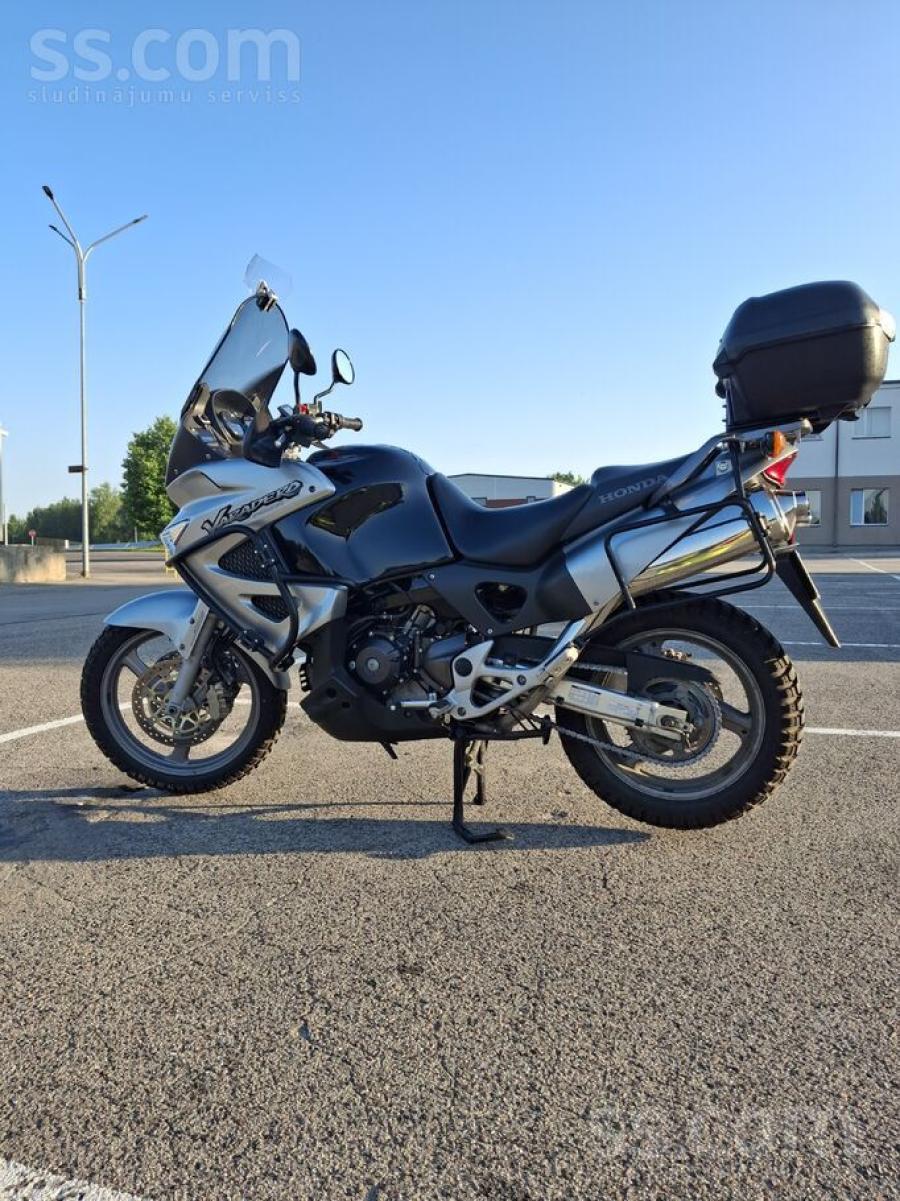 Honda XL 1000V 2003 Ogre, ar dzinēja tilpumu 1.00 L un nobraukumu 0 tūkst. km par 3300 €, foto 11 vietnē AUTOMOTO.COM.LV
