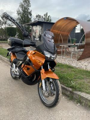 Honda XL 1000V 2004 in Daugavpils, with an engine capacity of 1.00 L and mileage of 0 thousand km for 3700 €, photo 3 on AUTOMOTO.COM.LV