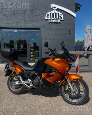 Honda XL 1000V 2004 in Daugavpils, with an engine capacity of 1.00 L and mileage of 0 thousand km for 3700 €, photo 5 on AUTOMOTO.COM.LV