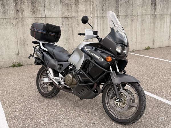 Black Honda XL 1999 in Vilnius, with an engine capacity of 1.00 L and mileage of 680 thousand km for 2000 €, photo 5 on AUTOMOTO.COM.LV
