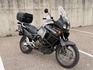 Black Honda XL 1999 in Vilnius, with an engine capacity of 1.00 L and mileage of 680 thousand km for 2000 €, photo 6 on AUTOMOTO.COM.LV
