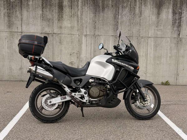 Black Honda XL 1999 in Vilnius, with an engine capacity of 1.00 L and mileage of 680 thousand km for 2000 €, photo 9 on AUTOMOTO.COM.LV
