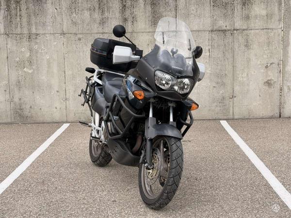Black Honda XL 1999 in Vilnius, with an engine capacity of 1.00 L and mileage of 680 thousand km for 2000 €, photo 10 on AUTOMOTO.COM.LV