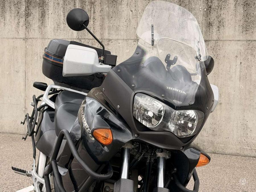 Black Honda XL 1999 in Vilnius, with an engine capacity of 1.00 L and mileage of 680 thousand km for 2000 €, photo 13 on AUTOMOTO.COM.LV