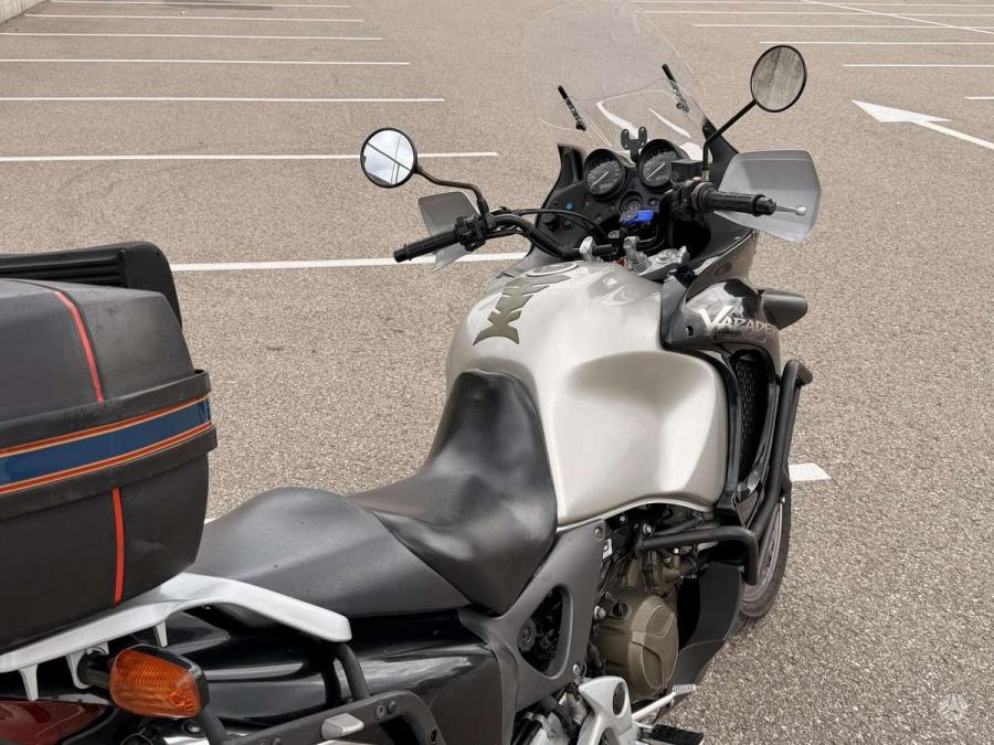 Black Honda XL 1999 in Vilnius, with an engine capacity of 1.00 L and mileage of 680 thousand km for 2000 €, photo 14 on AUTOMOTO.COM.LV