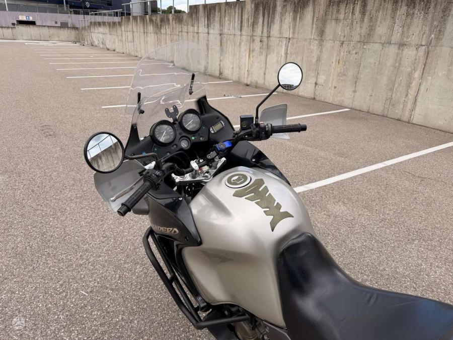 Black Honda XL 1999 in Vilnius, with an engine capacity of 1.00 L and mileage of 680 thousand km for 2000 €, photo 16 on AUTOMOTO.COM.LV