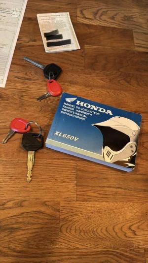 Melns Honda XL 2000 Klaipėda, ar dzinēja tilpumu 0.65 L un nobraukumu 41 tūkst. km par 2900 €, foto 28 vietnē AUTOMOTO.COM.LV
