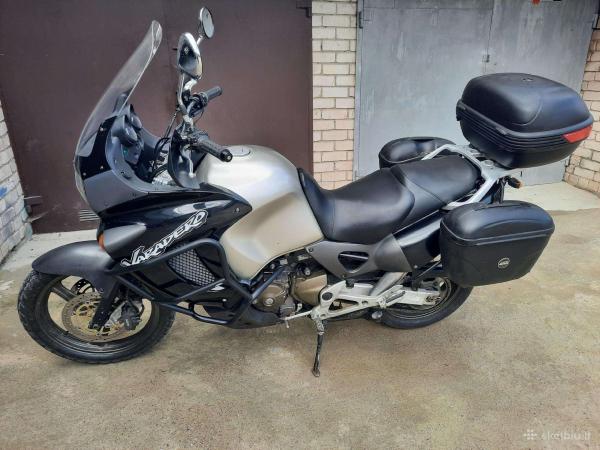 Black Honda XL 2000 in Kaunas, with an engine capacity of 1.00 L and mileage of 100 thousand km for 2250 €, photo 1 on AUTOMOTO.COM.LV