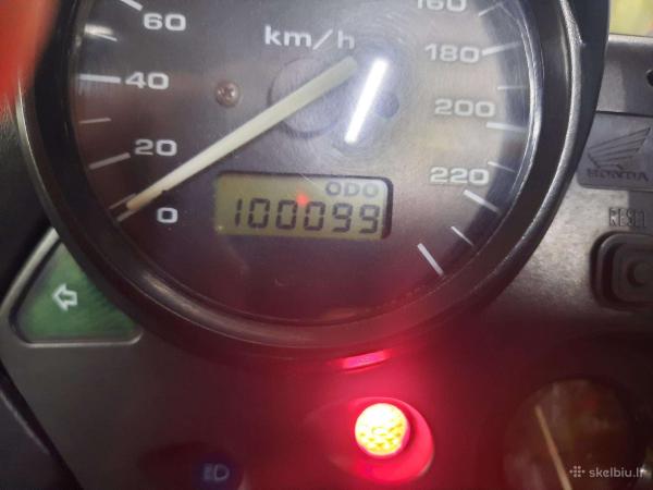 Black Honda XL 2000 in Kaunas, with an engine capacity of 1.00 L and mileage of 100 thousand km for 2250 €, photo 5 on AUTOMOTO.COM.LV