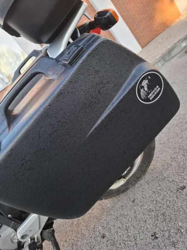 Black Honda XL 2000 in Alytus, with an engine capacity of 0.65 L and mileage of 64 thousand km for 2300 €, photo 3 on AUTOMOTO.COM.LV
