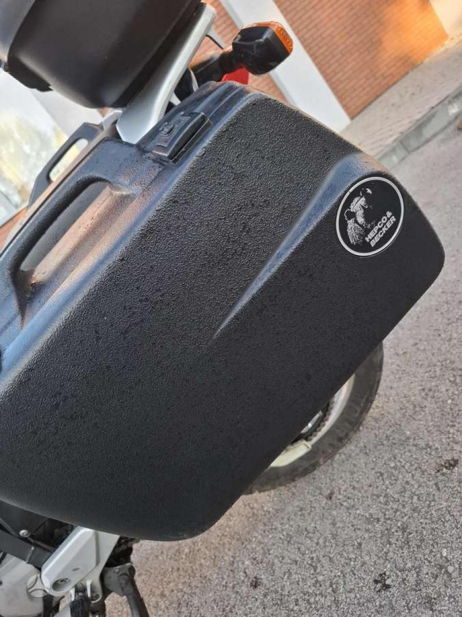 Black Honda XL 2000 in Alytus, with an engine capacity of 0.65 L and mileage of 64 thousand km for 2300 €, photo 4 on AUTOMOTO.COM.LV