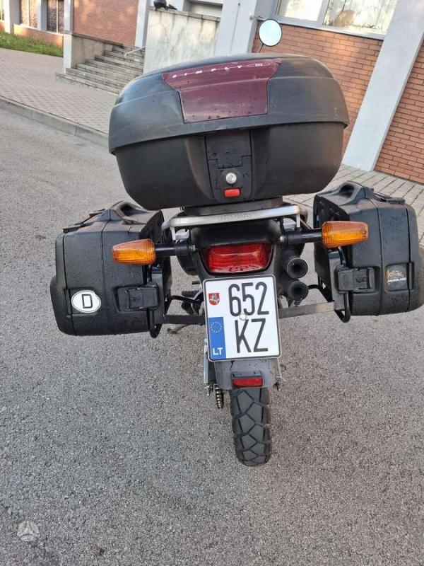 Black Honda XL 2000 in Alytus, with an engine capacity of 0.65 L and mileage of 64 thousand km for 2300 €, photo 4 on AUTOMOTO.COM.LV