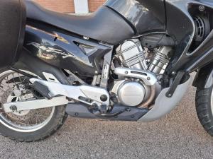 Black Honda XL 2000 in Alytus, with an engine capacity of 0.65 L and mileage of 64 thousand km for 2300 €, photo 6 on AUTOMOTO.COM.LV