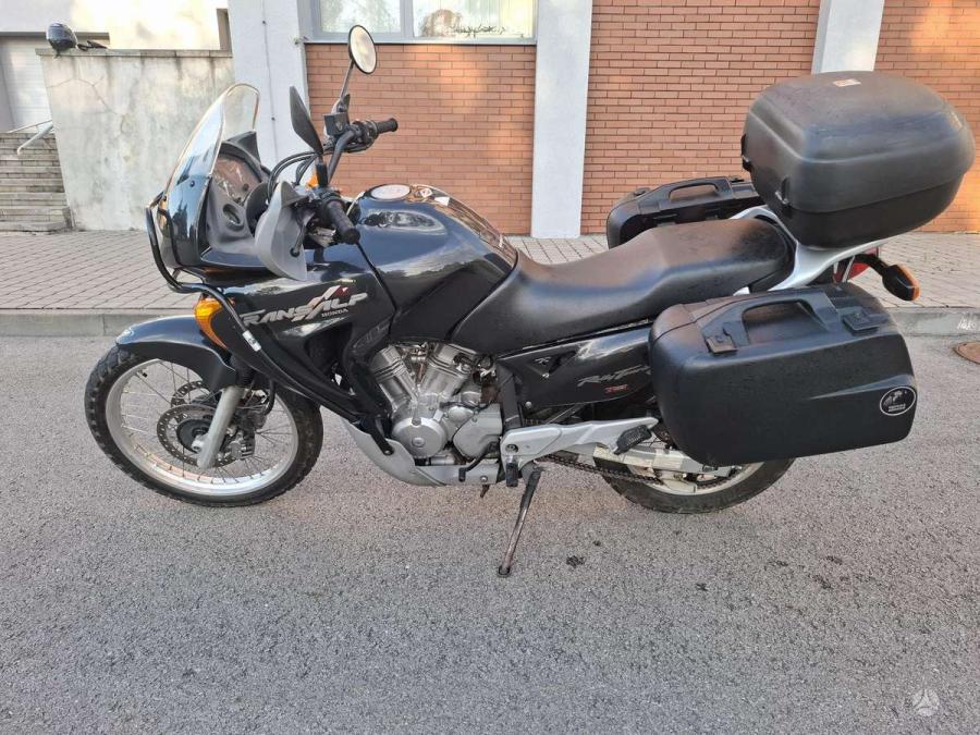 Black Honda XL 2000 in Alytus, with an engine capacity of 0.65 L and mileage of 64 thousand km for 2300 €, photo 9 on AUTOMOTO.COM.LV