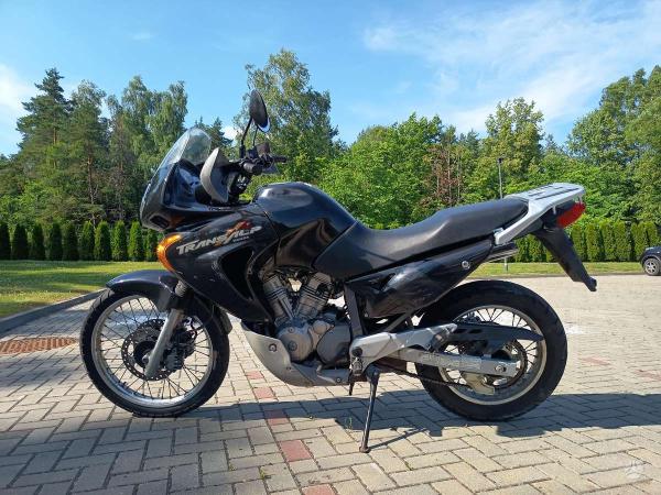 Черный Хонда XL 2002 в Вильнюс, объемом двигателя 0.65 л и пробегом 40 тыс. км за 2250 €, фото 3 на AUTOMOTO.COM.LV
