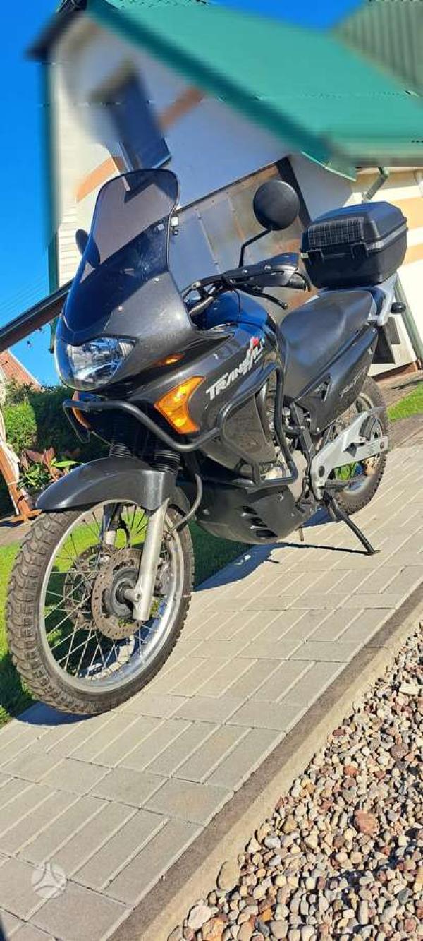 Черный Хонда XL 2002 в Куршенай, объемом двигателя 0.65 л и пробегом 51 тыс. км за 2600 €, фото 2 на AUTOMOTO.COM.LV