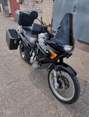 Black Honda XL 2002 in Mazeikiai, with an engine capacity of 0.65 L and mileage of 46 thousand km for 3100 €, photo 5 on AUTOMOTO.COM.LV