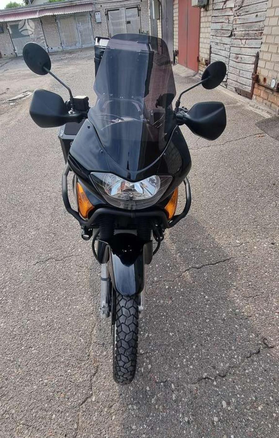 Black Honda XL 2002 in Mazeikiai, with an engine capacity of 0.65 L and mileage of 46 thousand km for 3100 €, photo 7 on AUTOMOTO.COM.LV