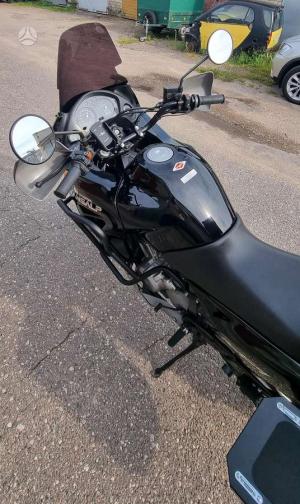 Black Honda XL 2002 in Mazeikiai, with an engine capacity of 0.65 L and mileage of 46 thousand km for 3100 €, photo 9 on AUTOMOTO.COM.LV