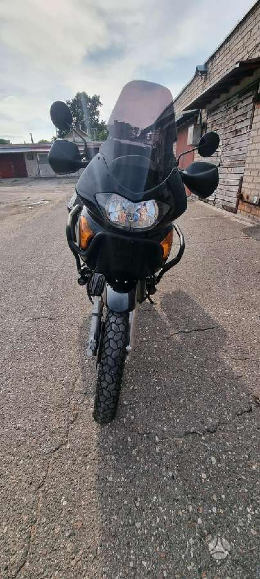 Black Honda XL 2002 in Mazeikiai, with an engine capacity of 0.65 L and mileage of 46 thousand km for 3100 €, photo 14 on AUTOMOTO.COM.LV