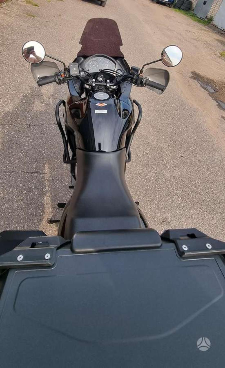 Black Honda XL 2002 in Mazeikiai, with an engine capacity of 0.65 L and mileage of 46 thousand km for 3100 €, photo 16 on AUTOMOTO.COM.LV