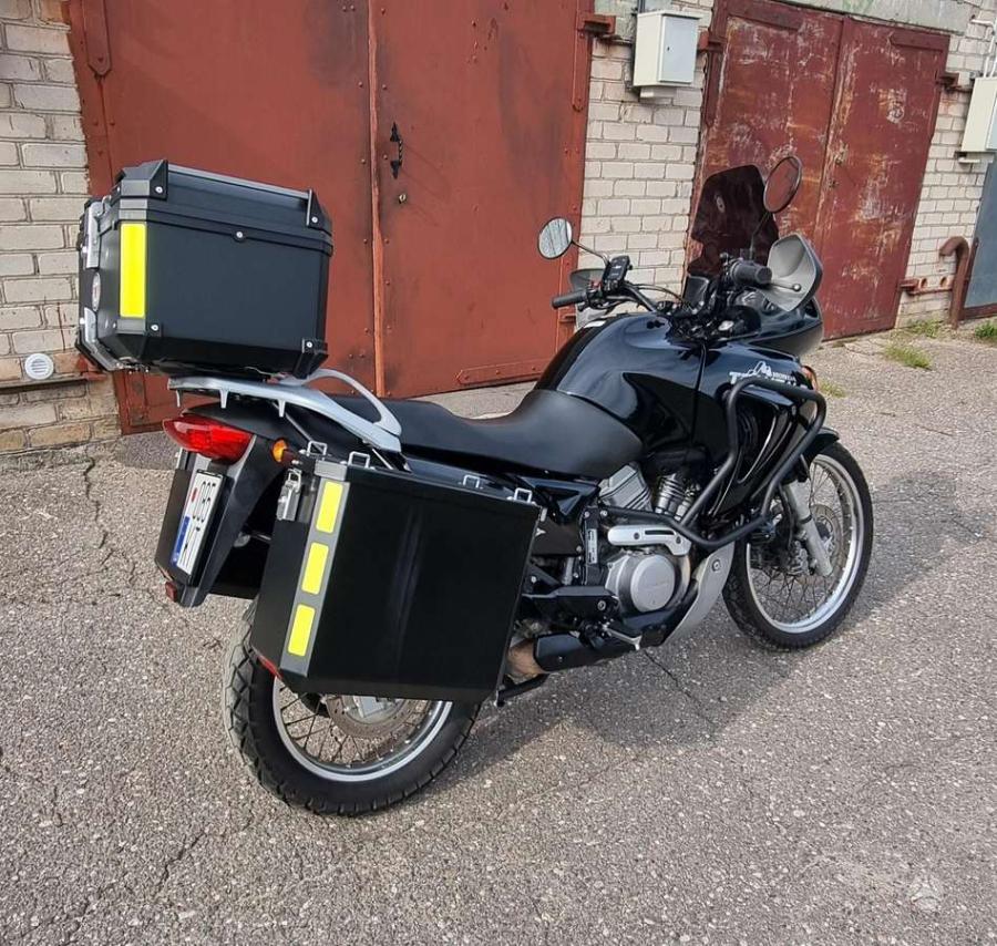 Black Honda XL 2002 in Mazeikiai, with an engine capacity of 0.65 L and mileage of 46 thousand km for 3100 €, photo 19 on AUTOMOTO.COM.LV
