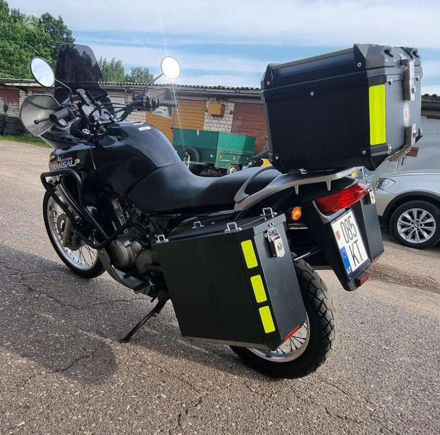 Black Honda XL 2002 in Mazeikiai, with an engine capacity of 0.65 L and mileage of 46 thousand km for 3100 €, photo 21 on AUTOMOTO.COM.LV